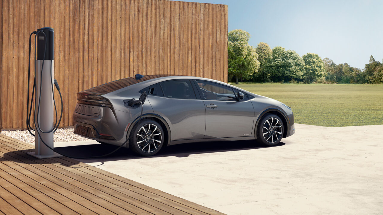 Toyota Prius. - Curve Digital